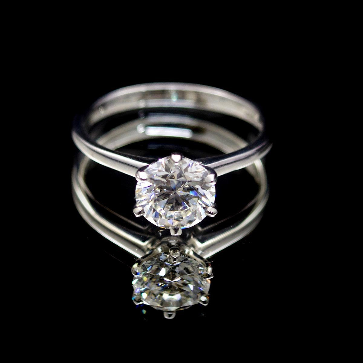 Nouveau Jewellers Manchester | Signature Solitaire Diamond Ring.